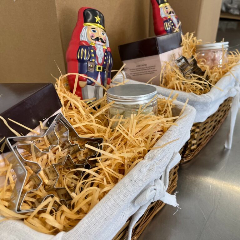 Hamper Packaging - Hamper Baskets Wholesale - T-Pack